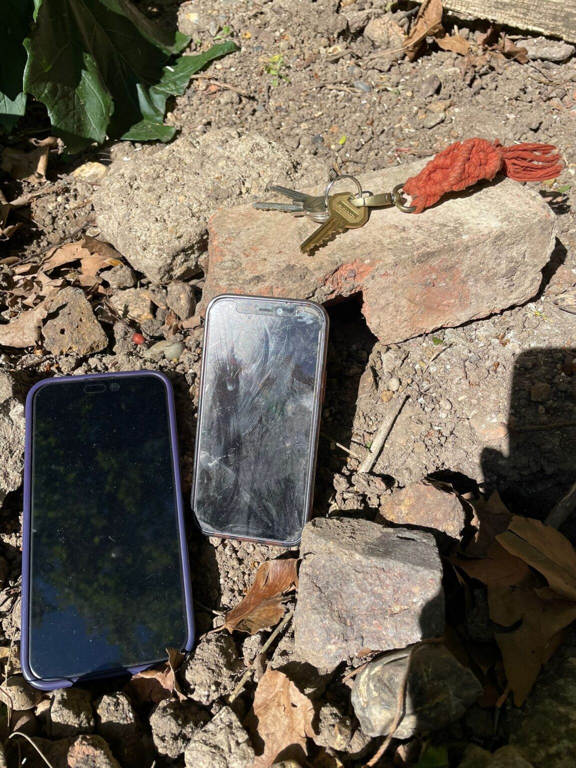 Phone thieves hiding stolen phones across Soho - City News